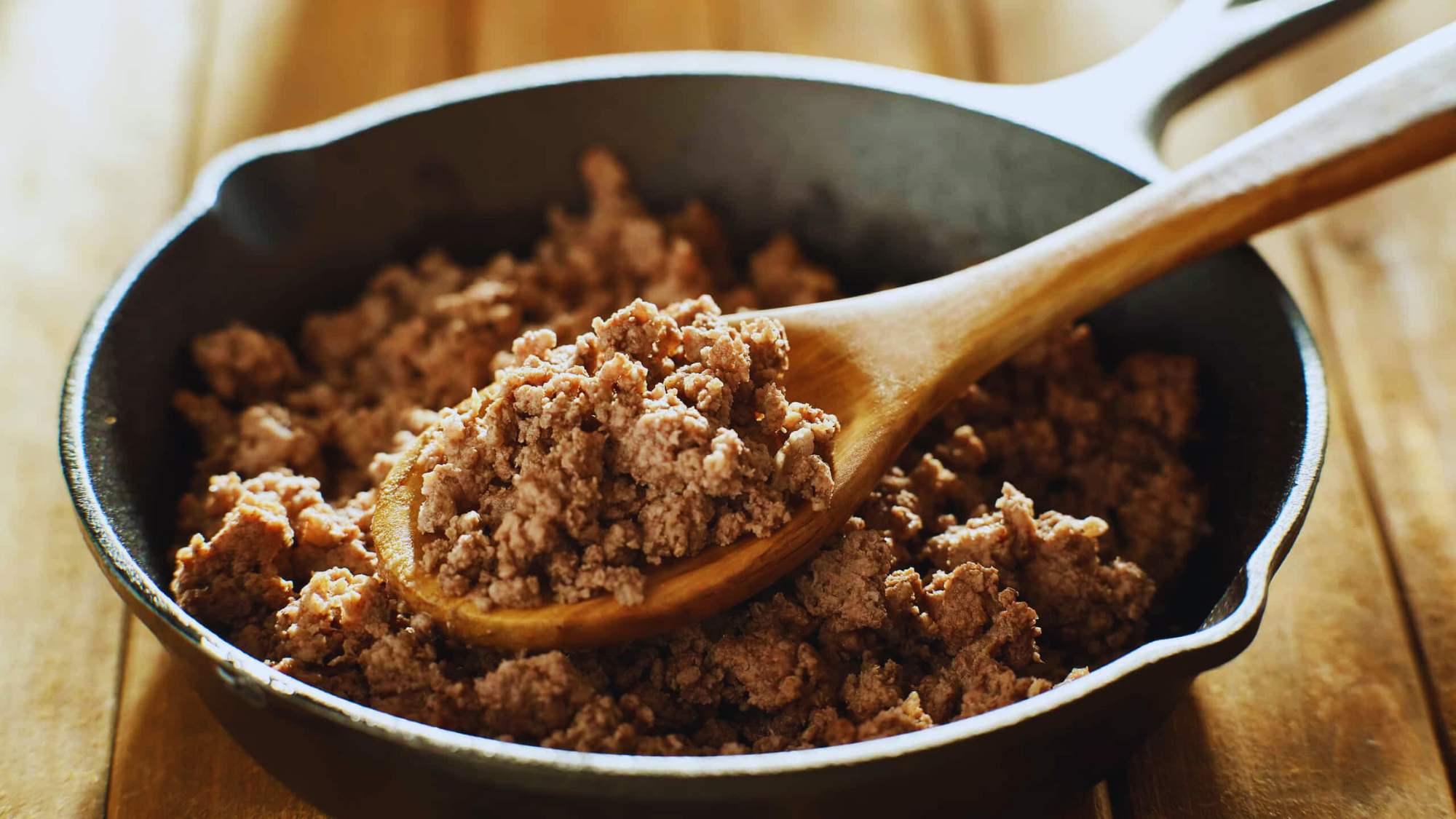 Cooked Meat vs Raw Meat for Dogs: Which Is Better?